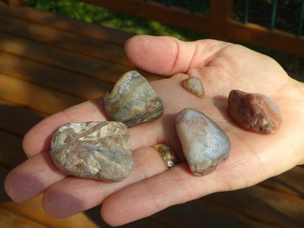Agate Stone Hunting on Lake Superior - MARVAC